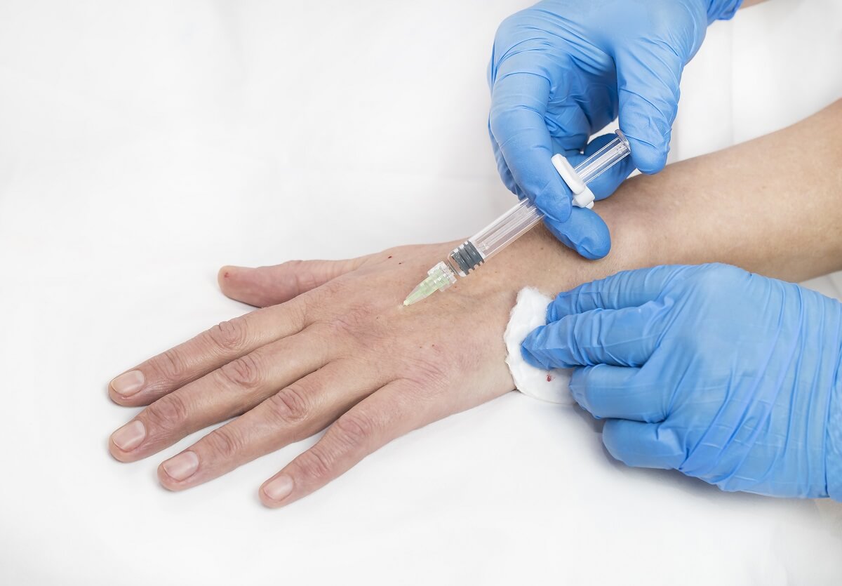 Ele Yağ Enjeksiyonu | 2025 Fiyatları - Quartz Clinique